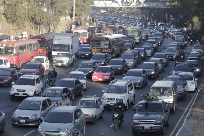 En diez años el parque vehicular aumentó 74% (hay 1.7 millones de ...