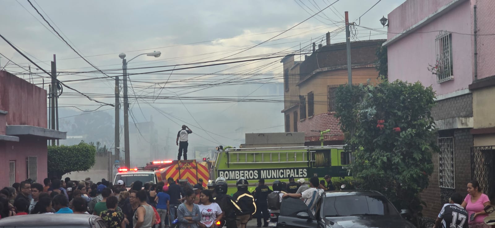 VIDEO: Incendio en vivienda de la zona 5 causa alarma entre vecinos ...