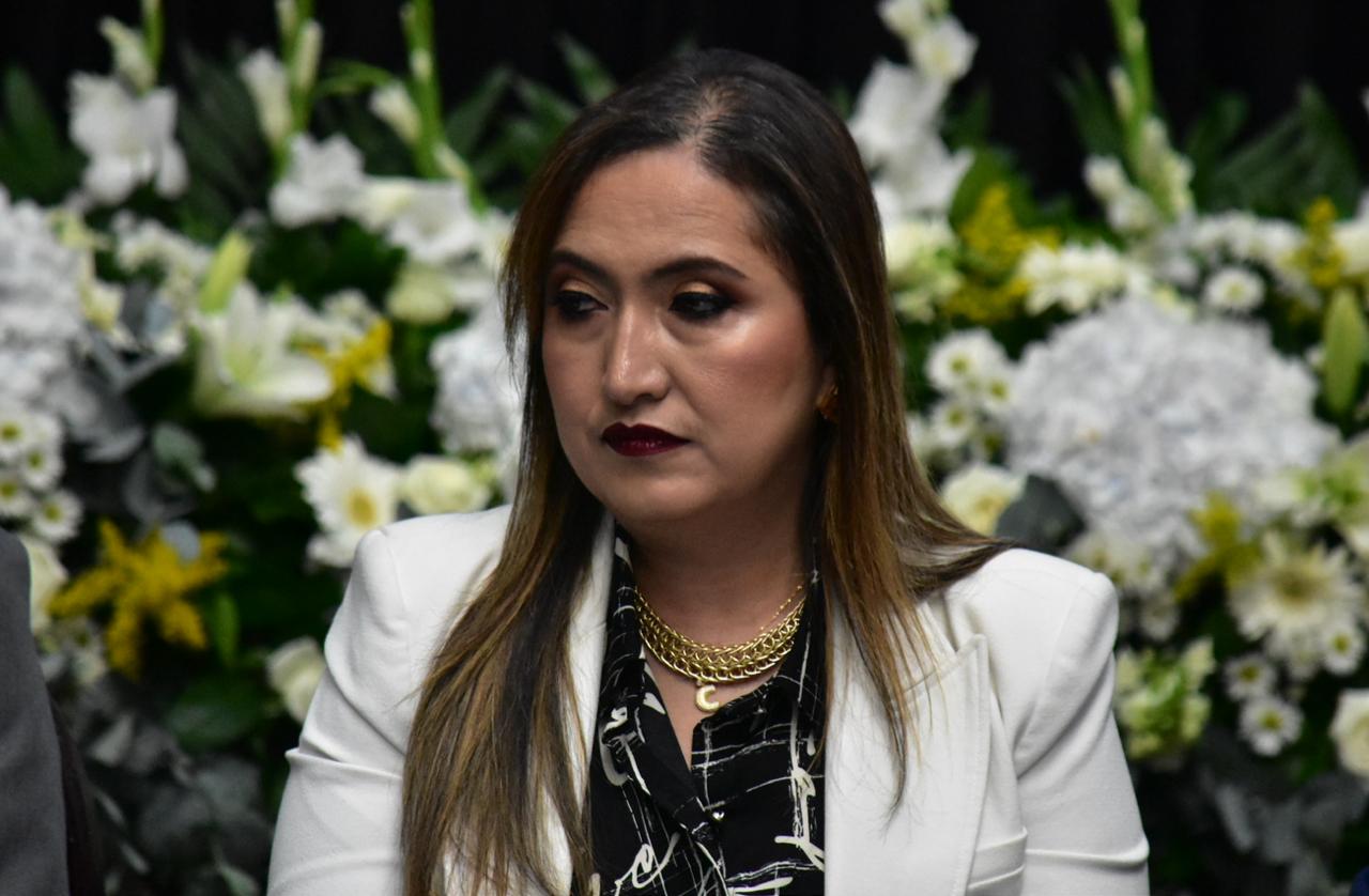 Se queda sin visa Claudia Paredes, cercana al también sancionado Allan ...